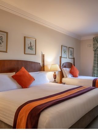 Hotel Woodstock Ennis | Hotels in Clare | Hotels near the Cliffs